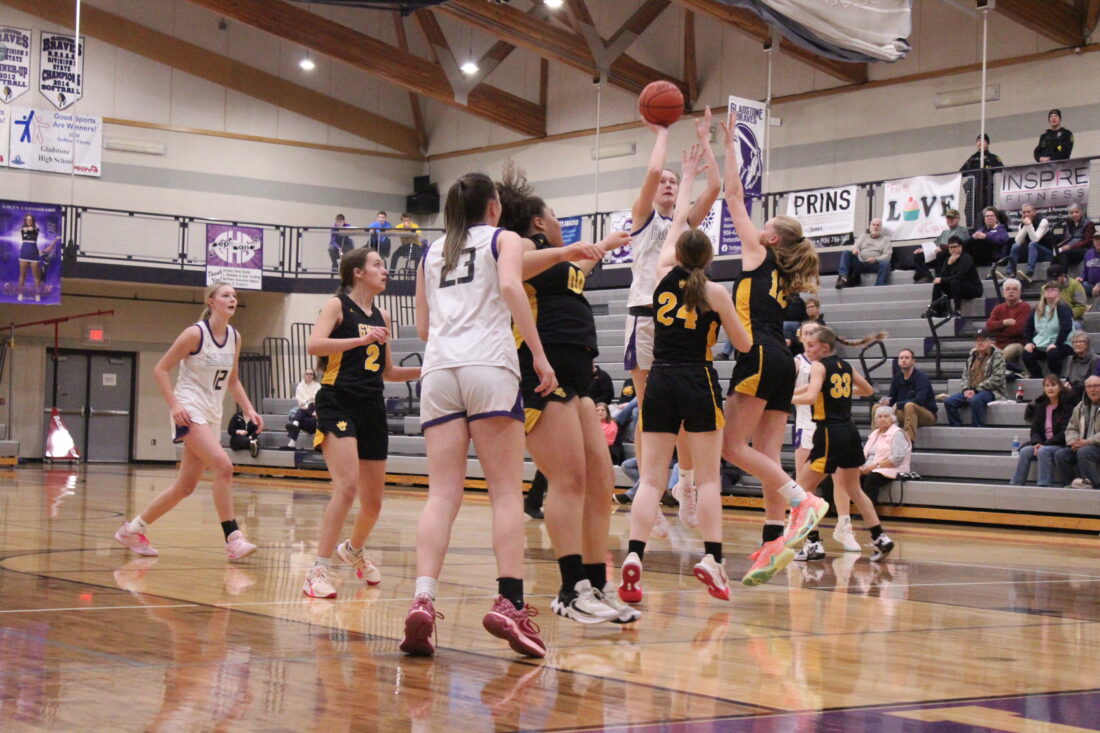 Johnson breaks single-game scoring record, No. 5 Braves wallop Gwinn ...